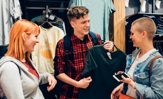 Hoeveel kleedgeld in 2025? En is het nog wel van deze tijd? - Ayvens Bank